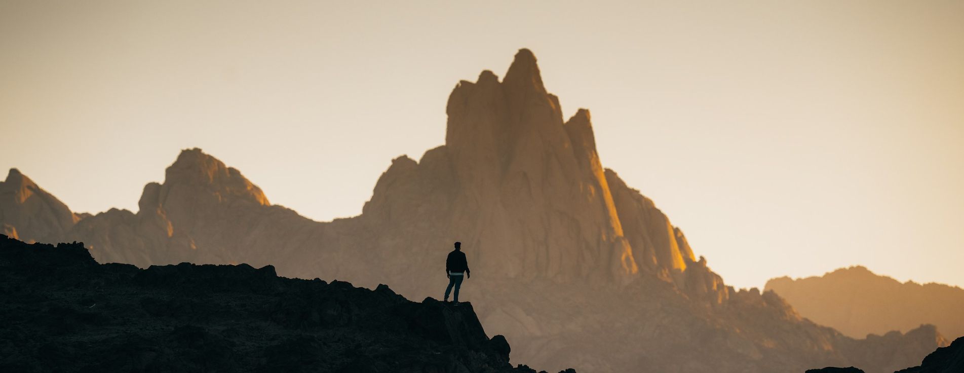 How Can You Track Every Dollar While Traveling? A Guide